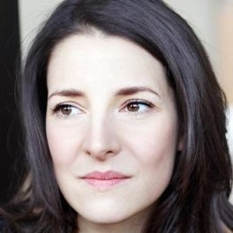 Ève Pressault - Comédienne - Showbizz.net