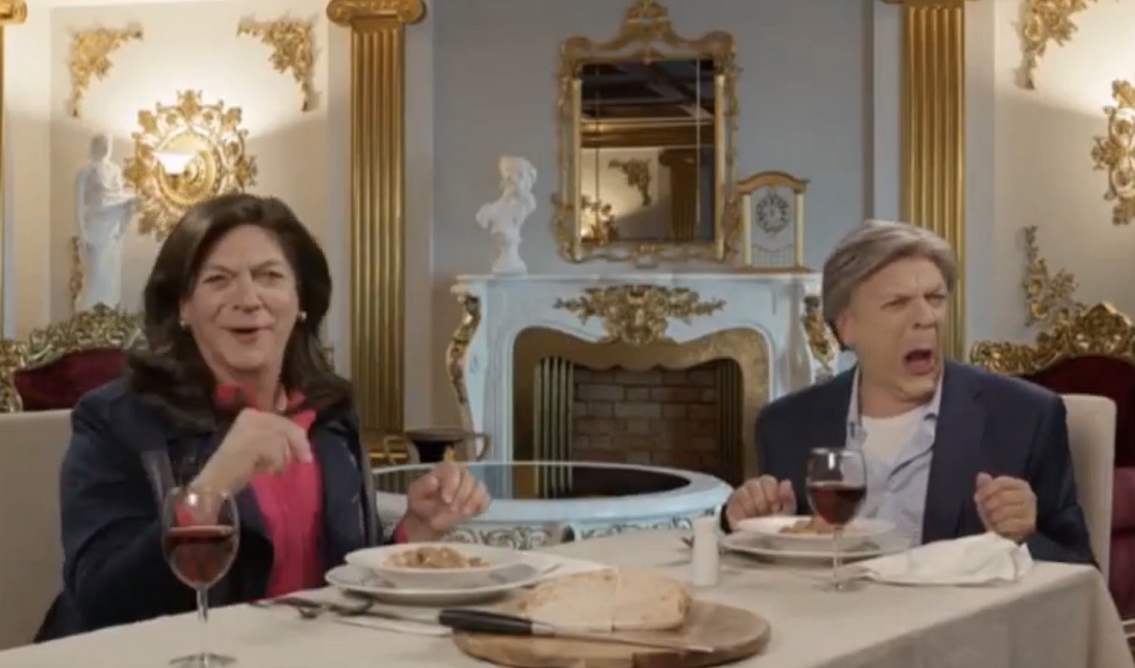 Parodie : Marc Labrèche discute de virage à droite avec Sophie Durocher ...