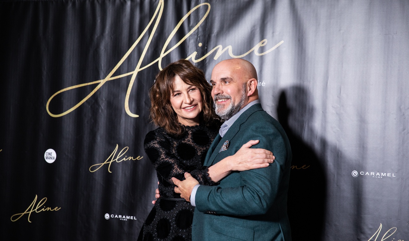 Beaucoup de monde à la première du film Aline à Montréal