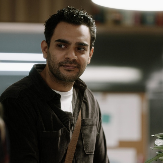 Hamza Haq - Comédien Hamza Haq - Comédien