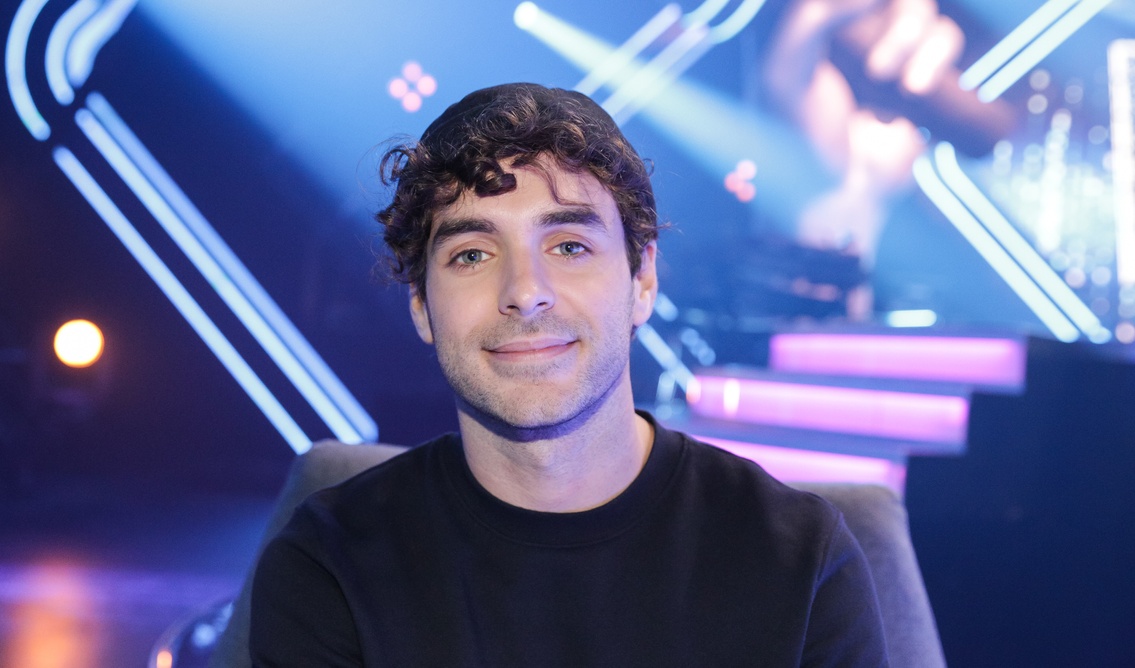 Alex Nevsky et Vanessa Pilon partagent un magnifique portrait de couple ...