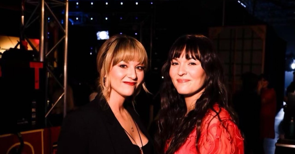 Les Soeurs Boulay exaucent une demande de France Beaudoin - Showbizz.net