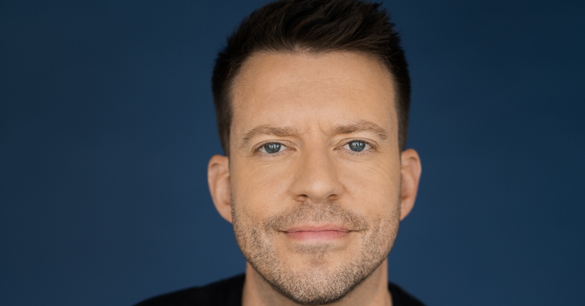 Faites connaissance avec le plus vieux des jeunes humoristes québécois ...