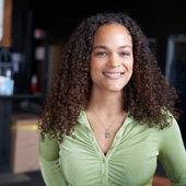 Chanel Mings - Comédienne - Showbizz.net