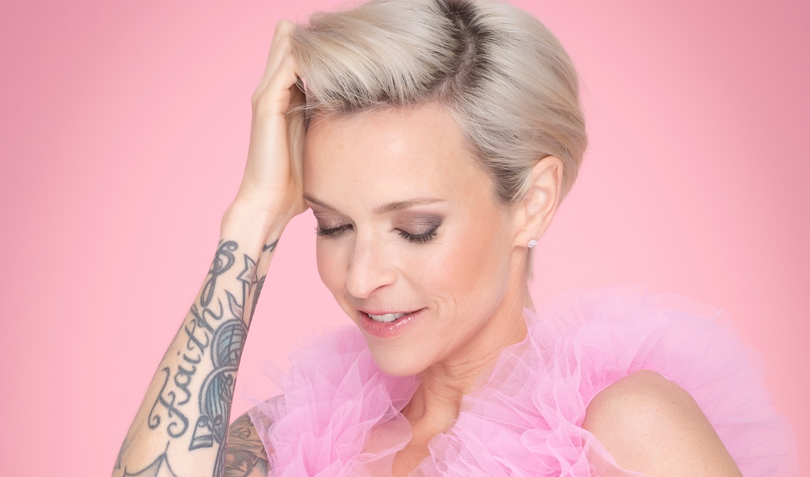 Mens-moi : Brigitte Boisjoli raconte de difficiles pans de sa vie ...