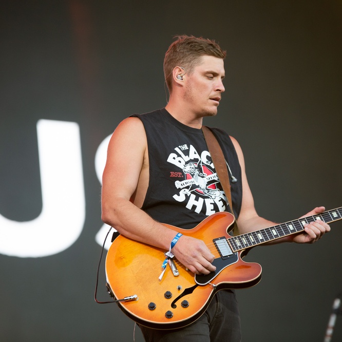 Jay Emmons - Personnalité