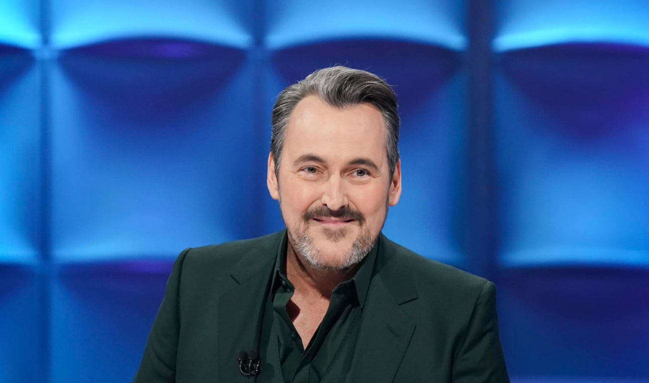 « Tout le monde en parle :» Julie Le Breton s'affirme face à Bernard ... « Tout le monde en parle :» Julie Le Breton s'affirme face à Bernard ...