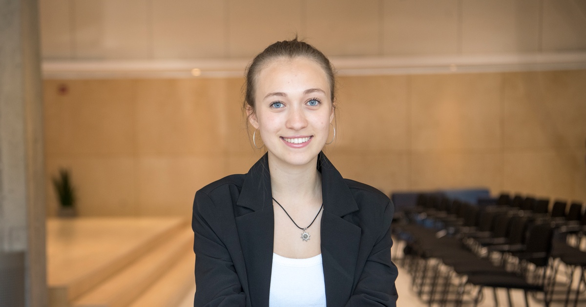 Constance Munger - Comédienne - Showbizz.net